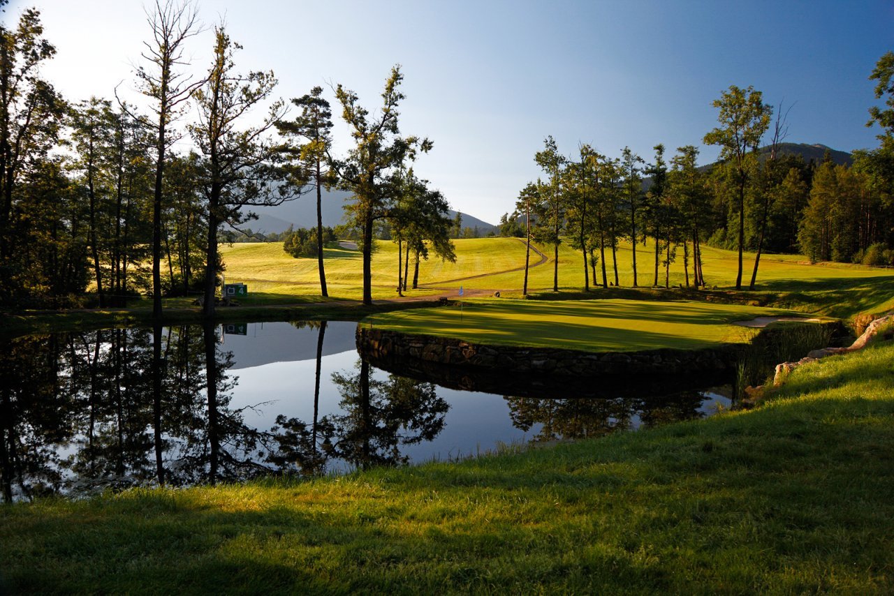Navštivte luxusní beskydský golfový resort Prosper Golf Čeladná ...